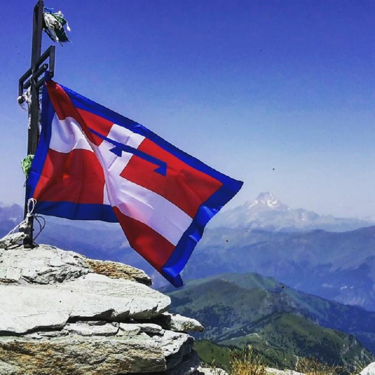 Storia della bandiera che simboleggia il Piemonte: il drapò ...